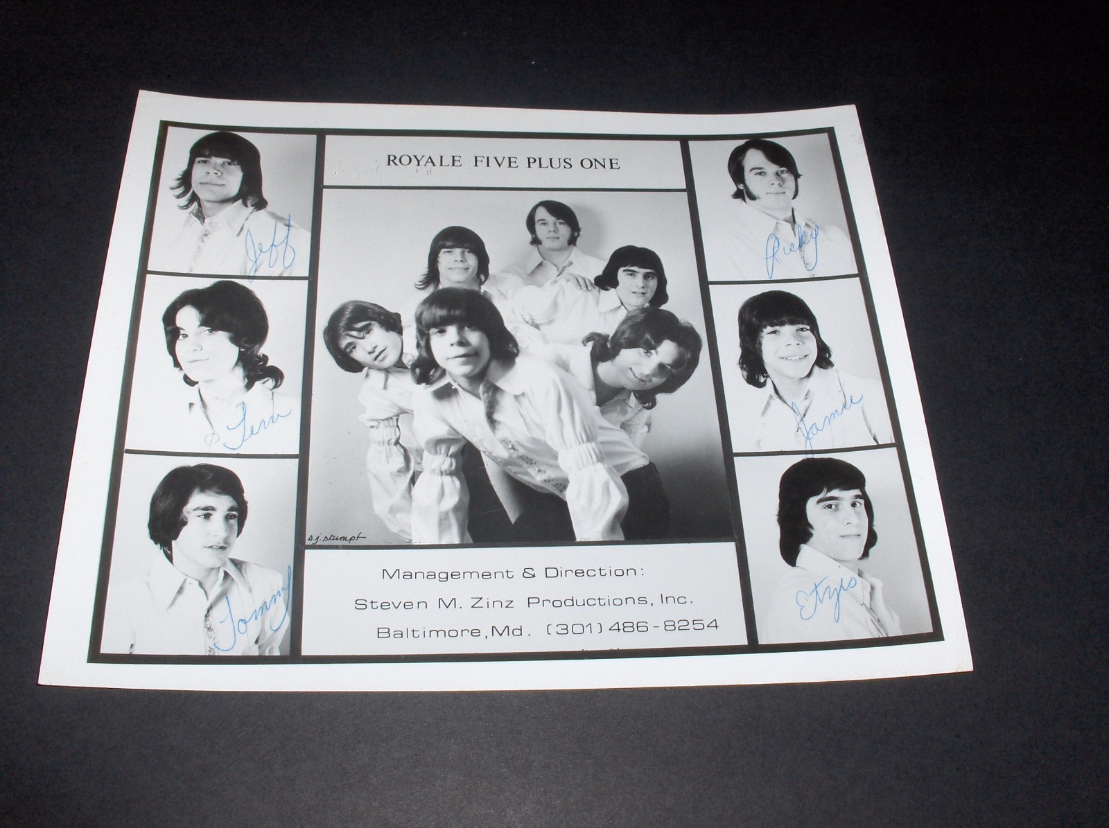 ORIGINAL 1970\'S ROYAL FIVE PLUS ONE SIGNED BLACK & WHITE ROCK & ROLL ...